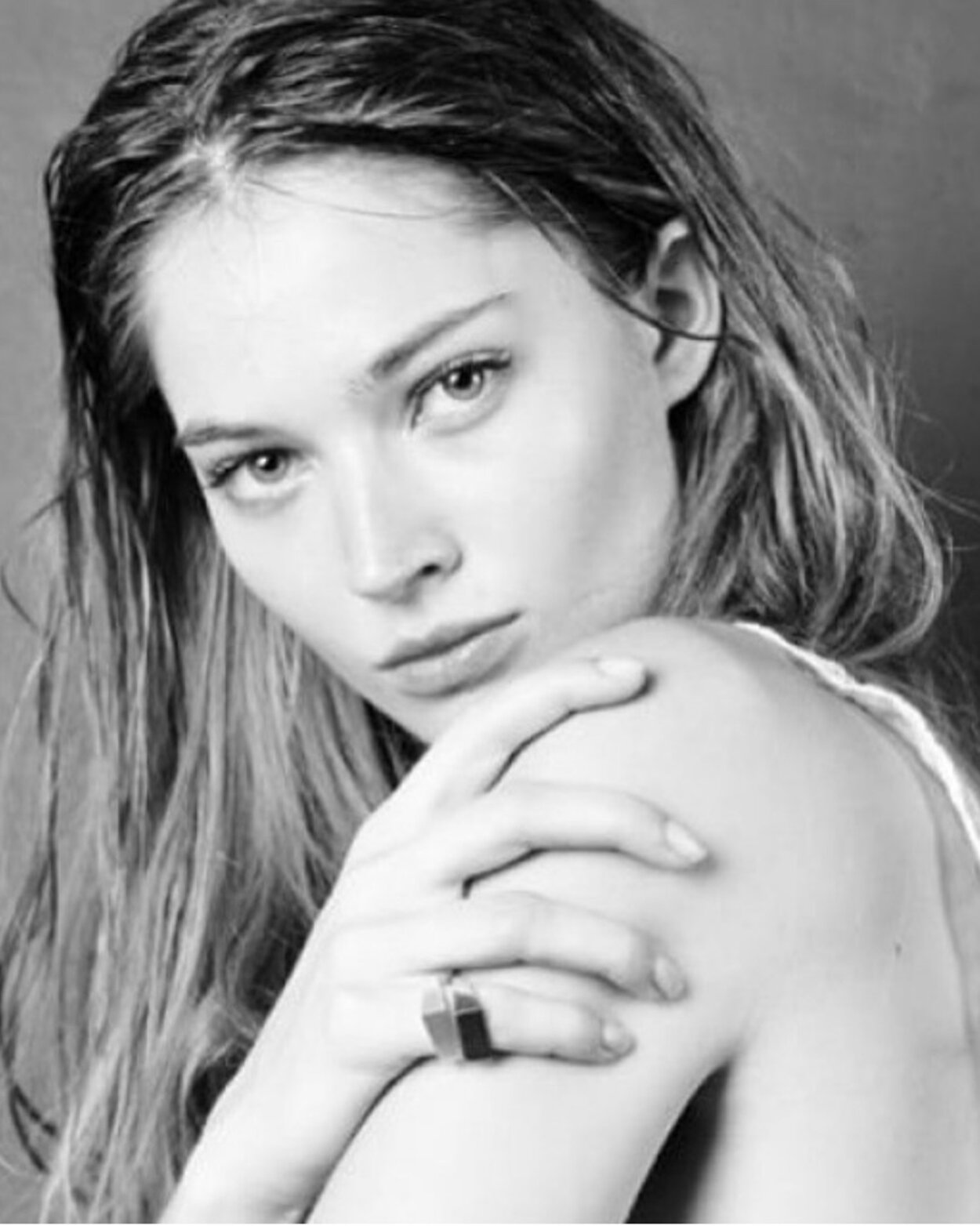 Victoria Carratier - Model Portfolio & Booking - Swipecast