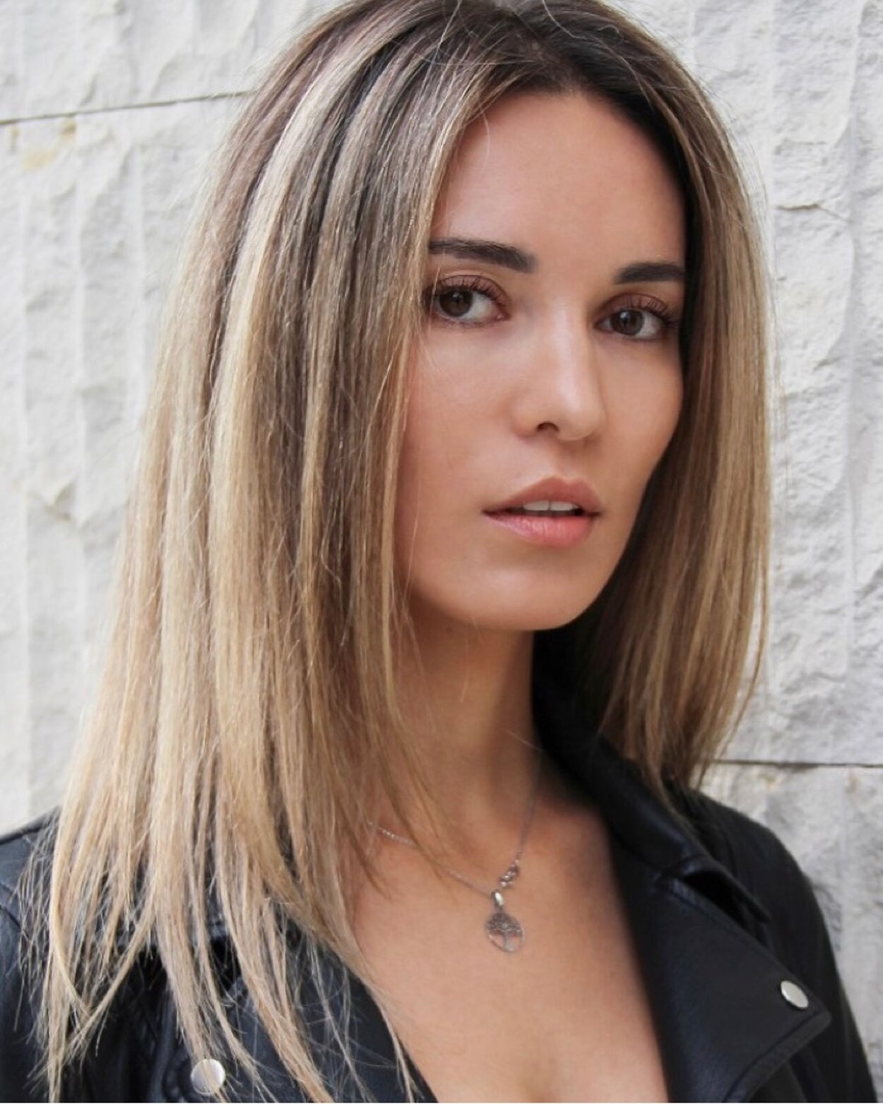 Emiliya Meyzinger - Model Portfolio & Booking - Swipecast