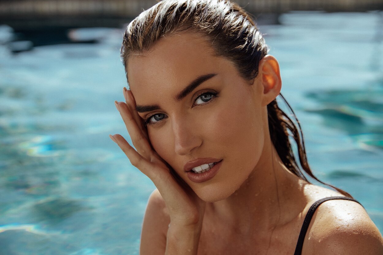 Lindsay Belanger - Model Portfolio & Booking - Swipecast