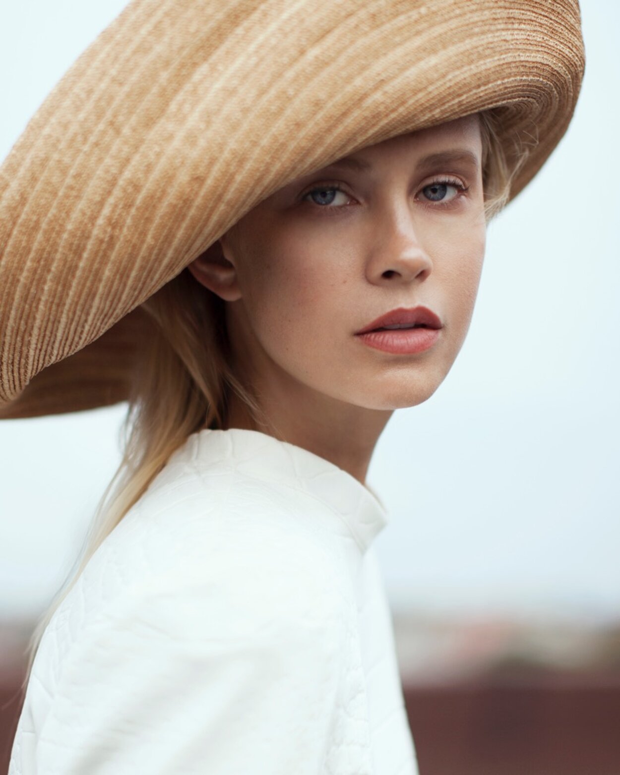 Eline Syrdalen - Model Portfolio & Booking - Swipecast