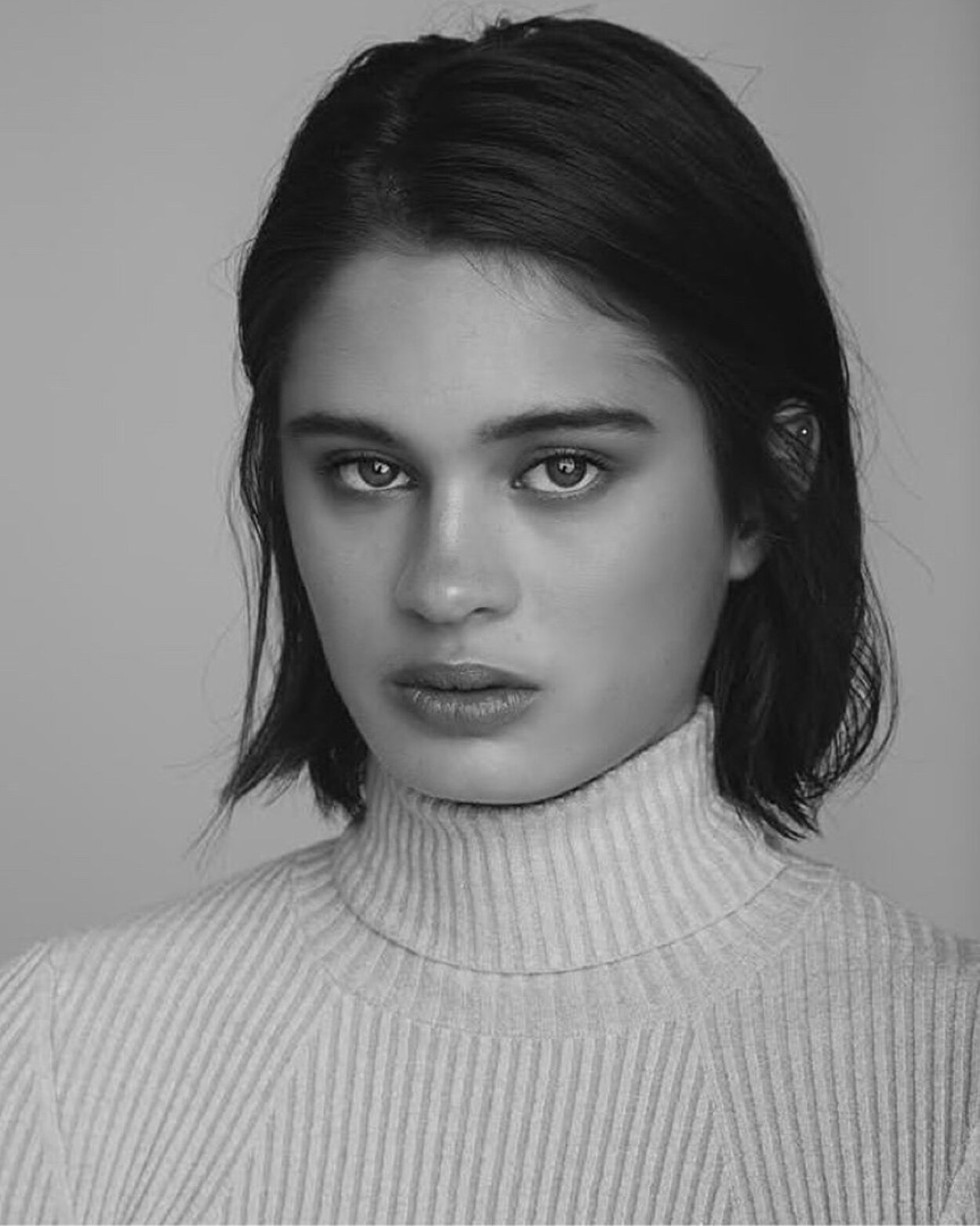 Jeanette Pfeiffer - Model Portfolio & Booking - Swipecast