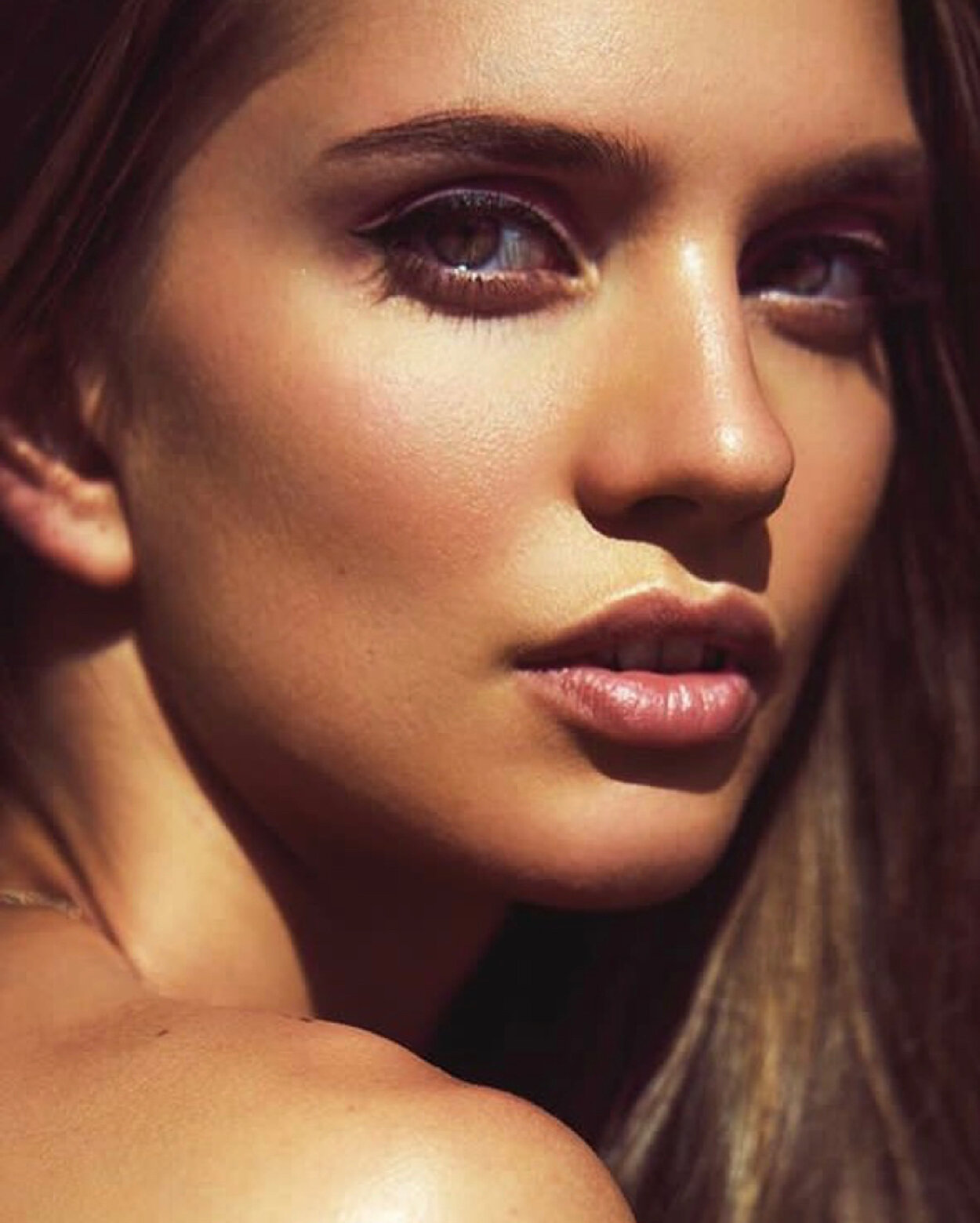 Barbara Mroz - Model Portfolio & Booking - Swipecast