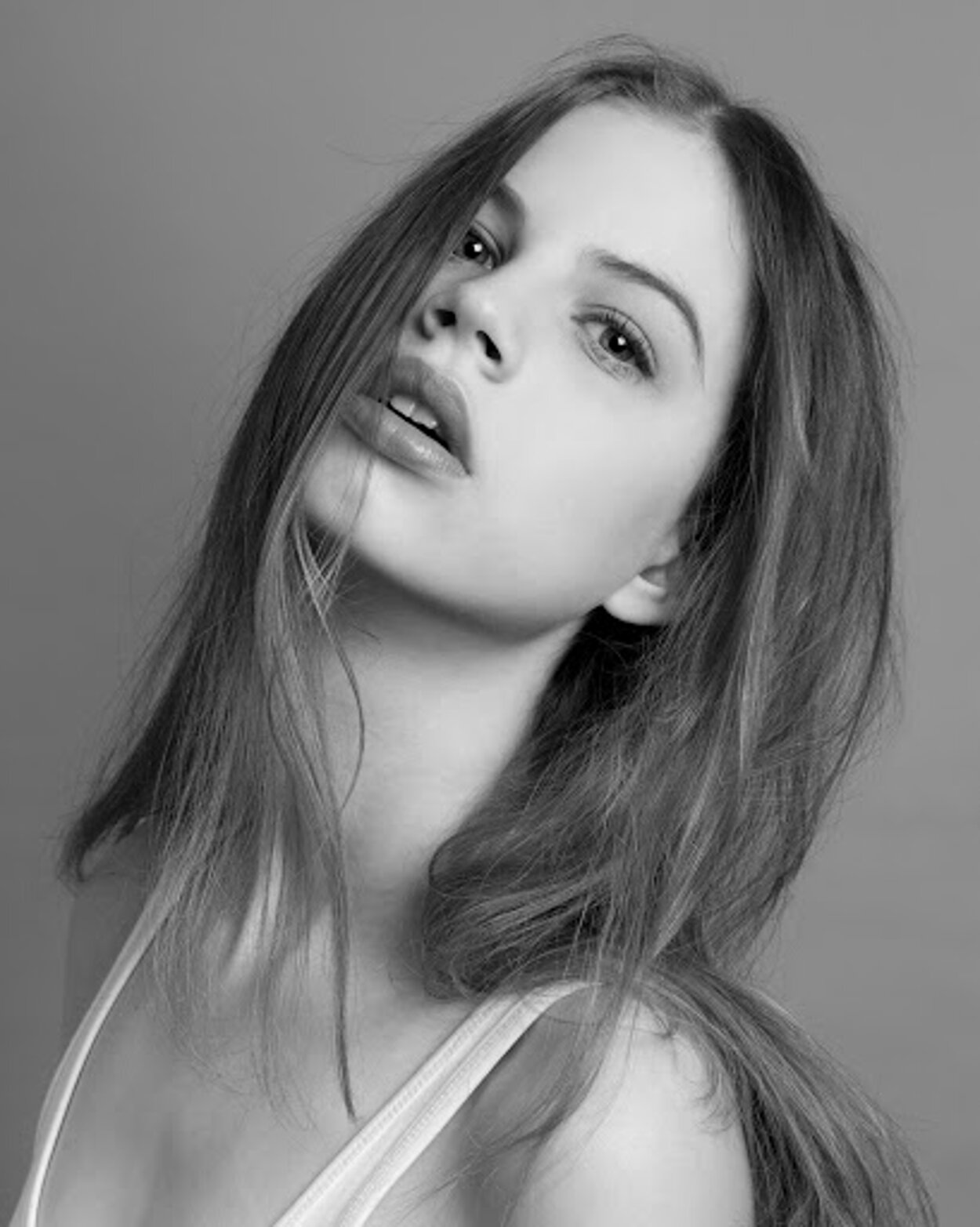 Maya Andrews - Model Portfolio & Booking - Swipecast