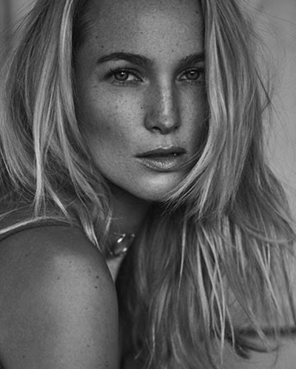 Joyce Groen - Model Portfolio & Booking - Swipecast