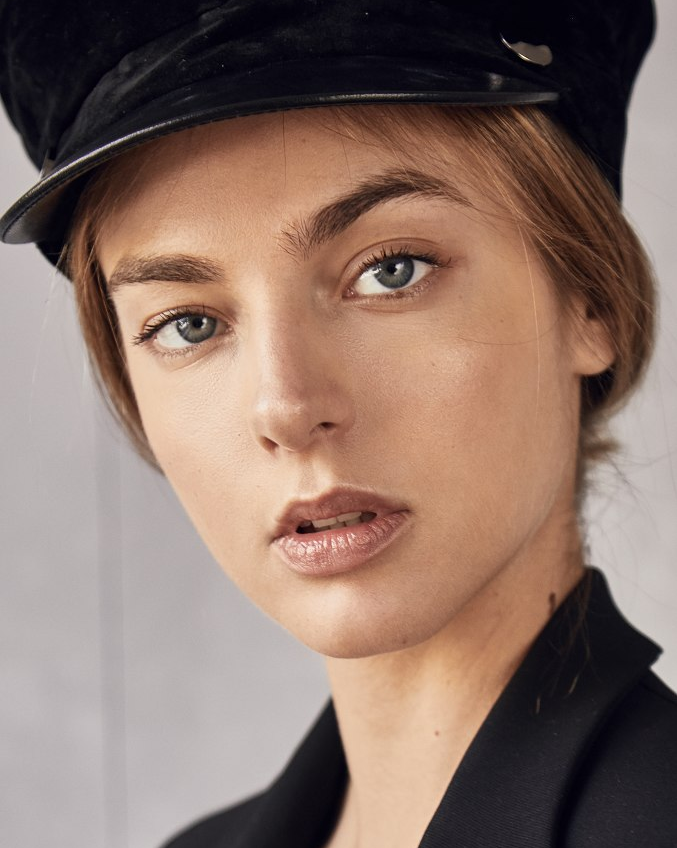 Alma Durand - Model Portfolio & Booking - Swipecast